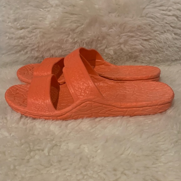 Pali Hawaii | Shoes | Nwt Pali Hawaii Pink Jandals Slip On Jesus ...